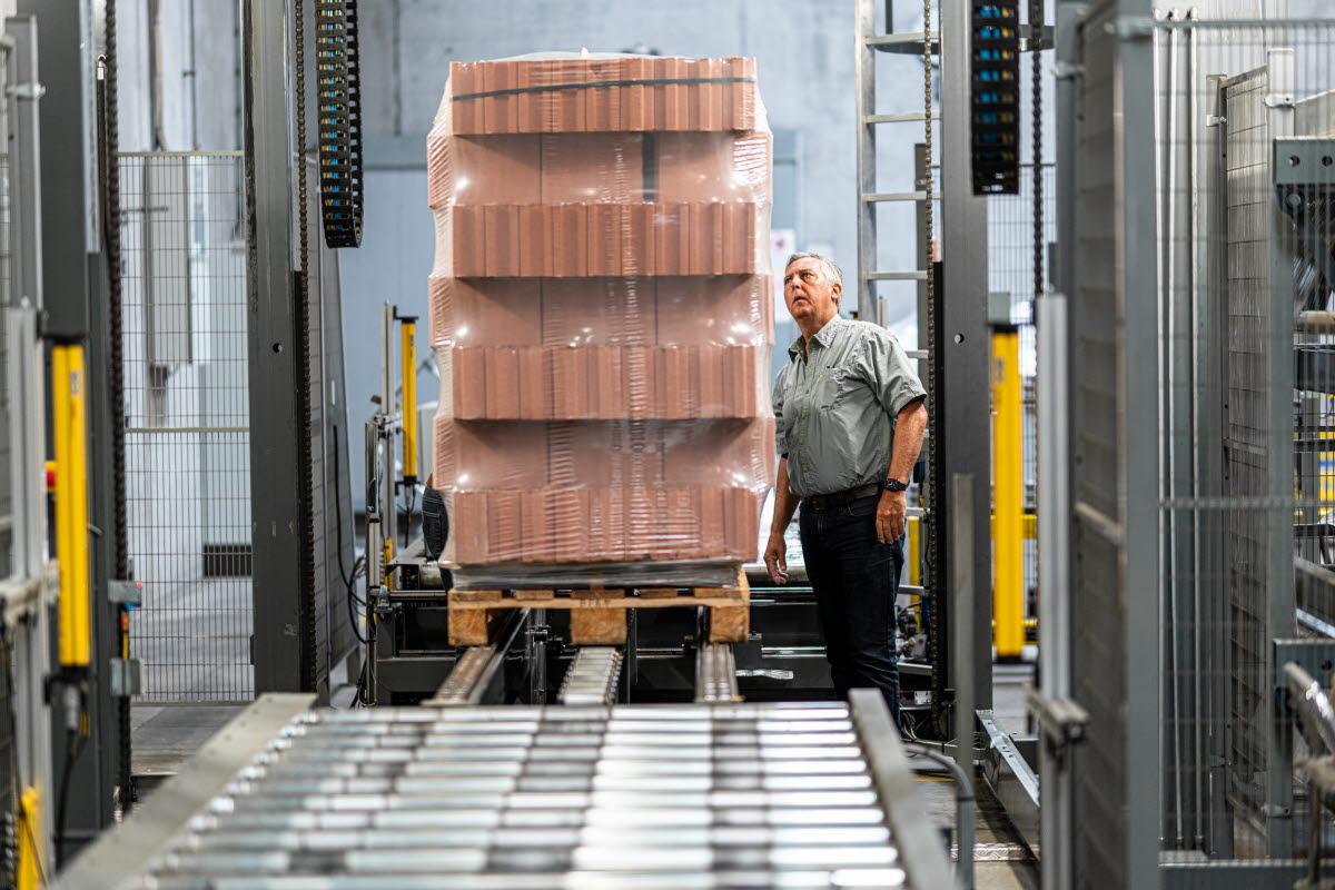 Stretch hoods for specialised performance | Trioworld